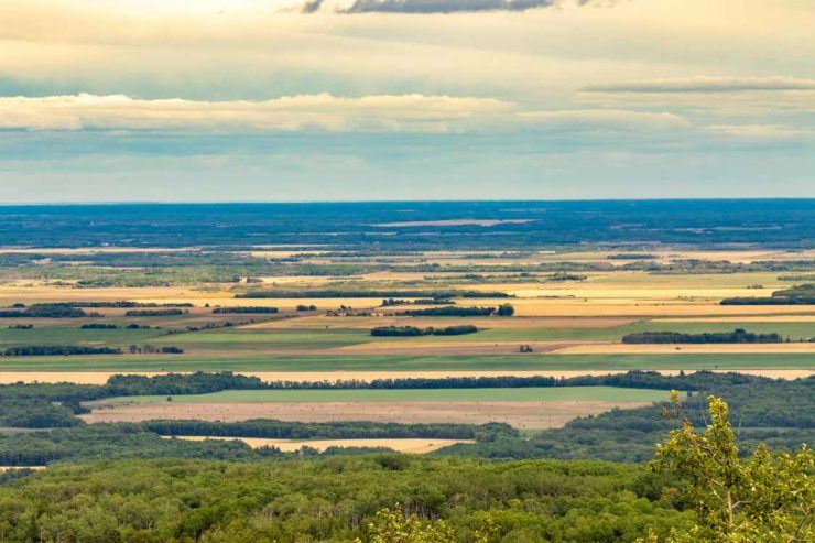 Riding Mountain National Park: The Complete Guide To Manitoba's Most ...